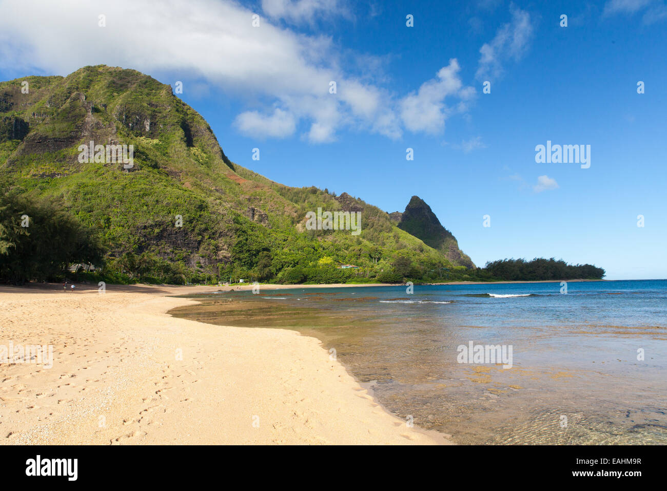 Haena beach hi-res stock photography and images - Alamy