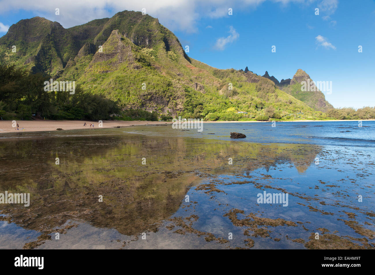 Haena beach hi-res stock photography and images - Alamy