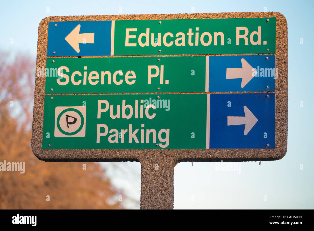 Campus direction sign hi-res stock photography and images - Alamy