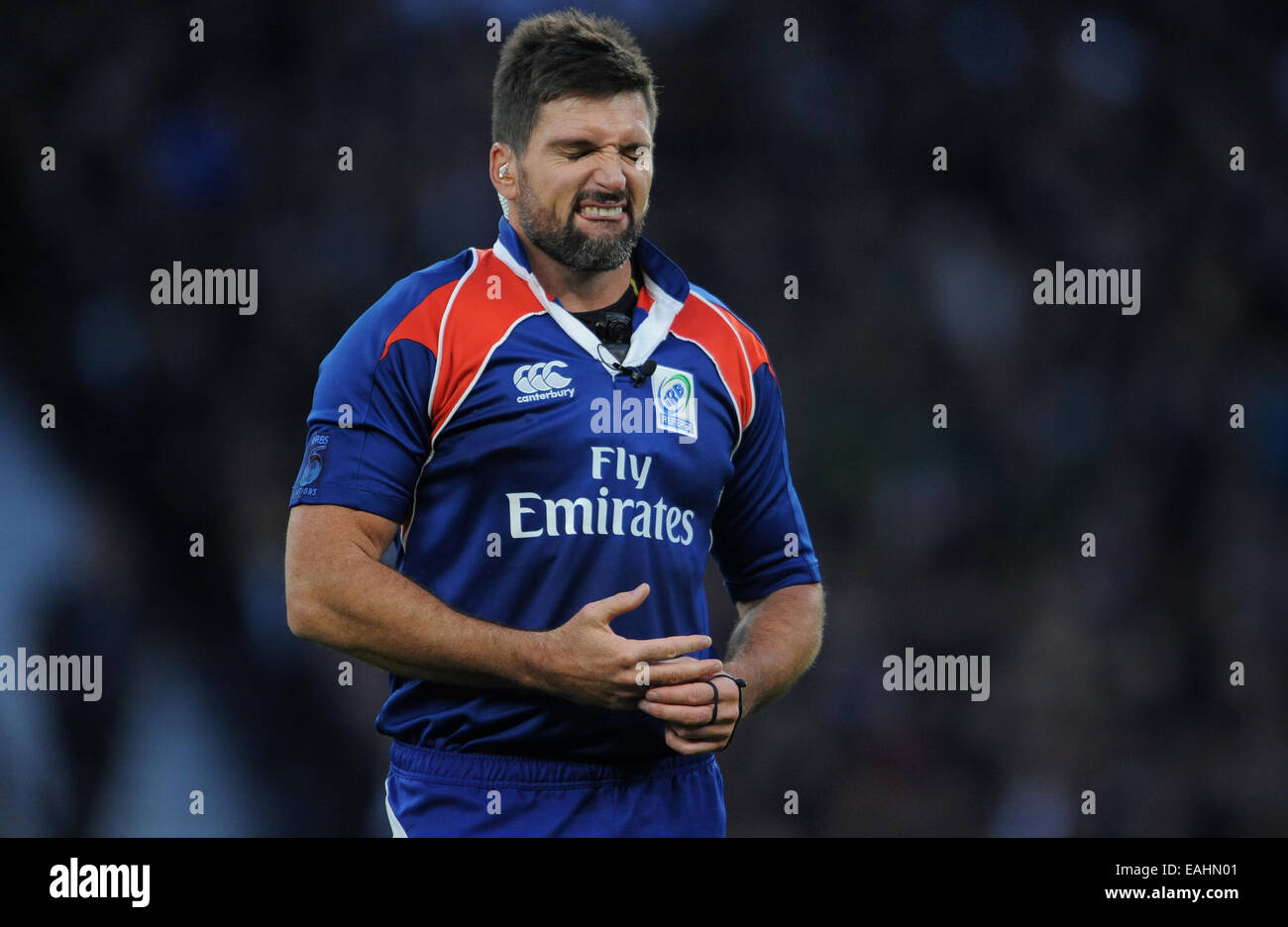 Steve walsh referee hi-res stock photography and images - Alamy