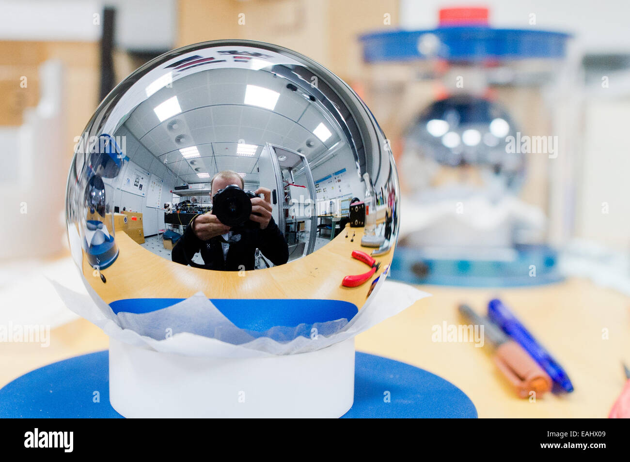 The international prototype kilogram hi-res stock photography and ...