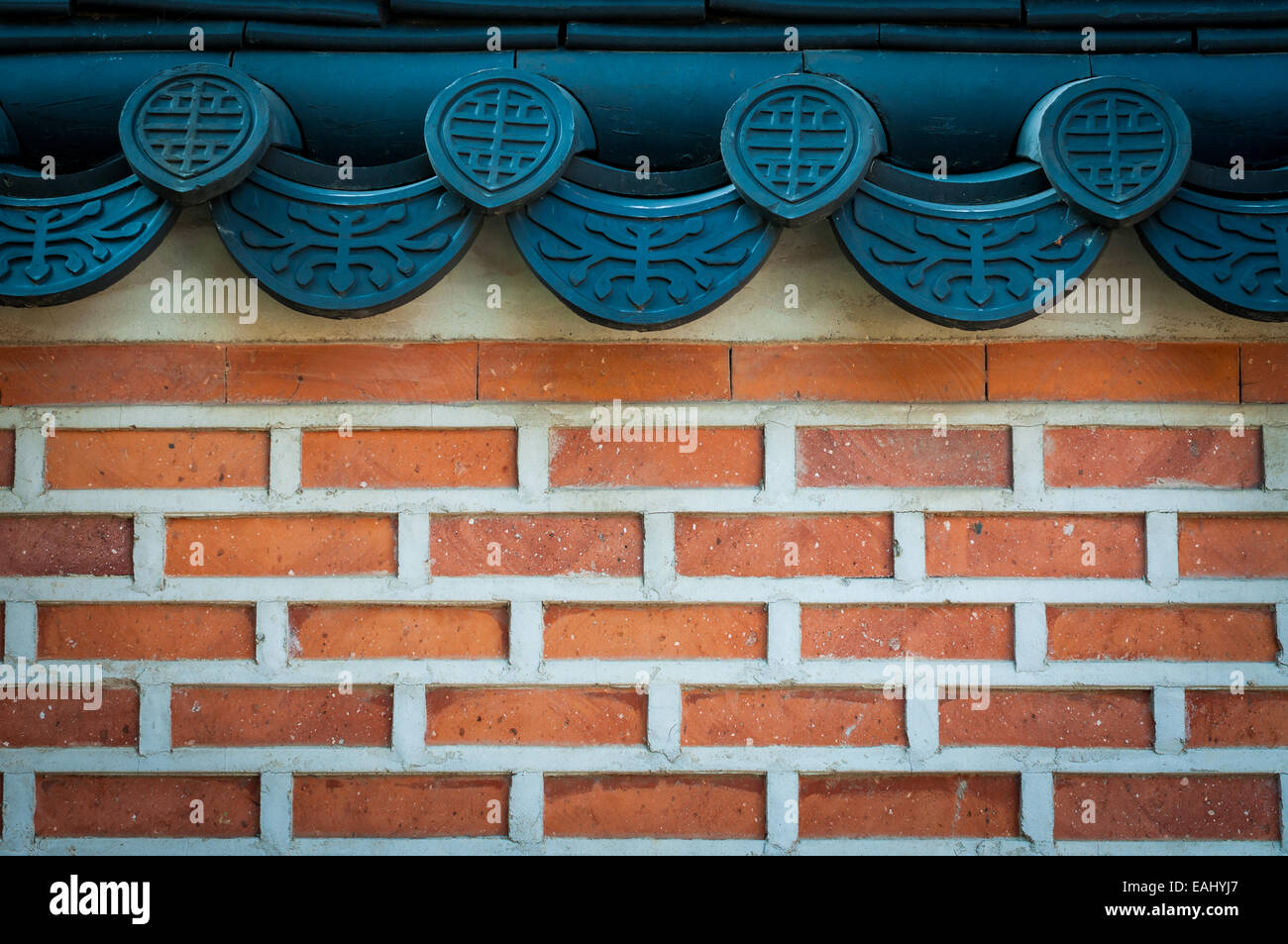 Brick wall gyeongbokgung palace hi-res stock photography and images - Alamy