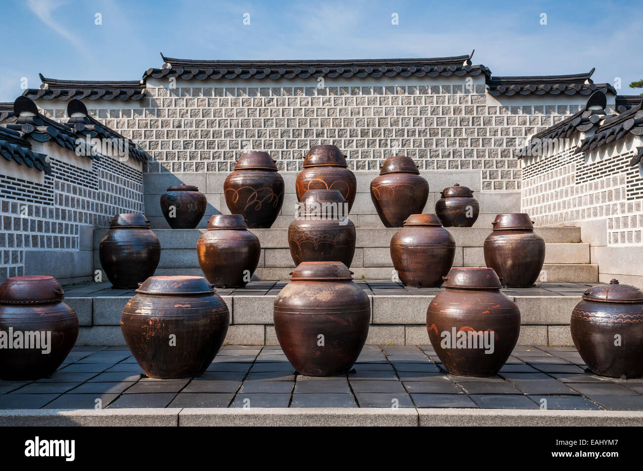 Korean clay pots hi-res stock photography and images - Alamy