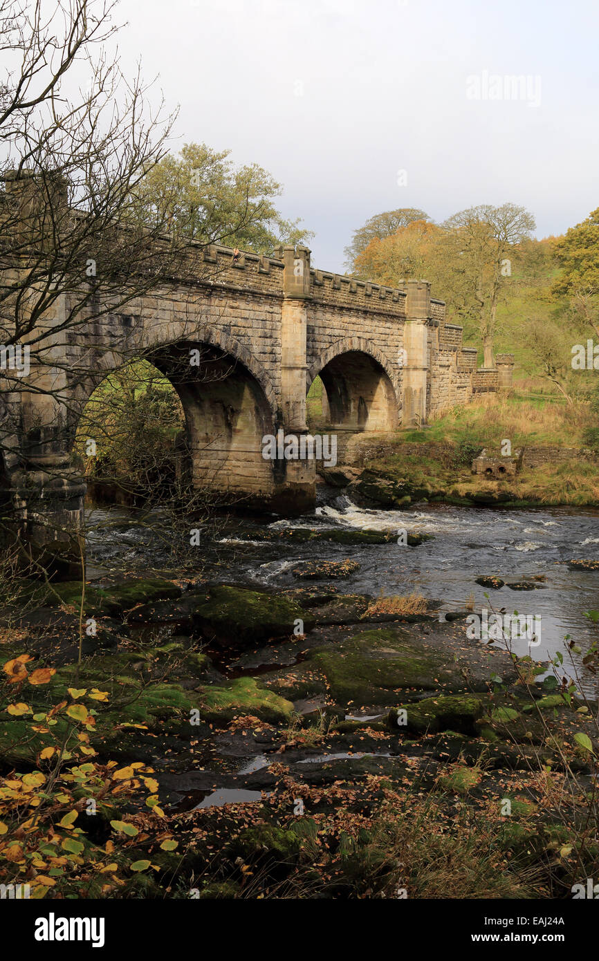 Barden bridge river wharfe hi-res stock photography and images - Alamy