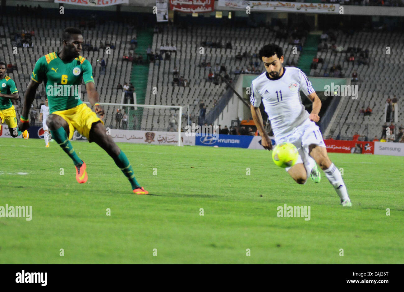 Cairo, Egypt. 15th Nov, 2014. Egyptian players compete against with ...