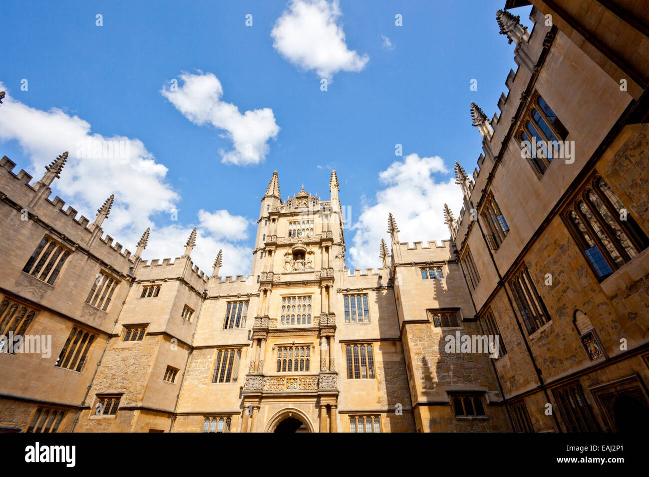 Oxford bodleian library student hi-res stock photography and images - Alamy