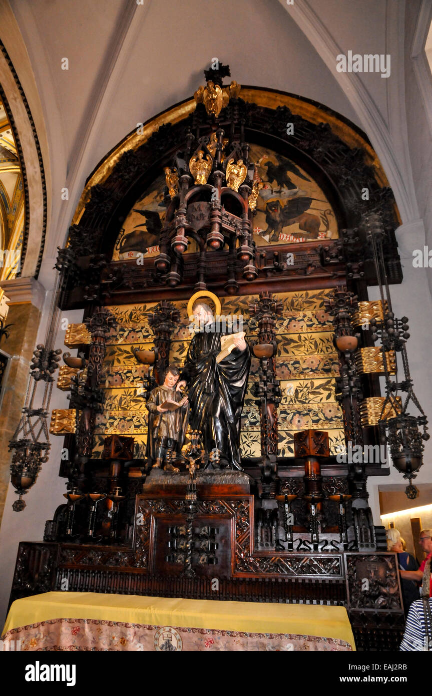 Santa Maria de Montserrat Abbey, Catalonia, Spain Stock Photo - Alamy