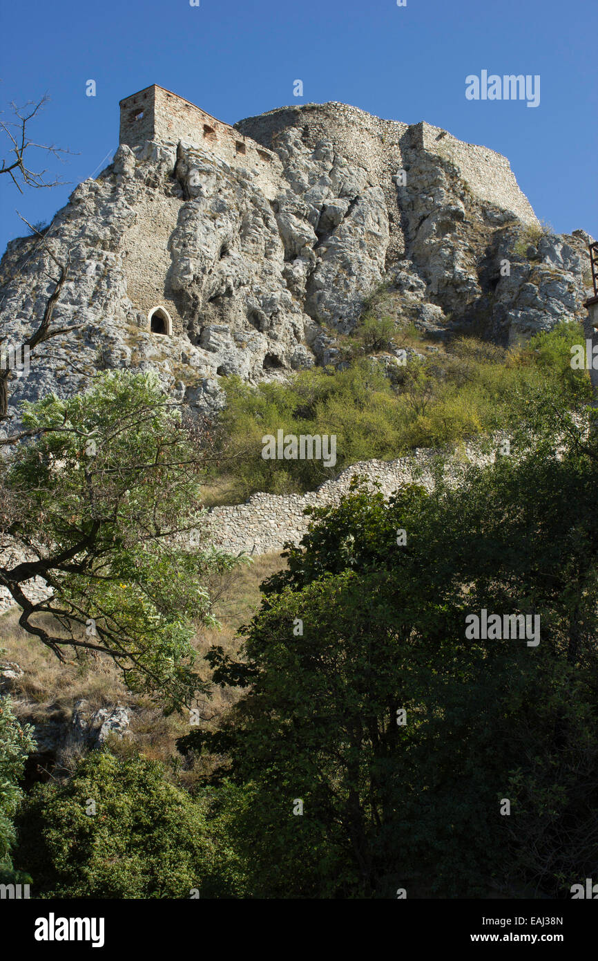 Medieval defense system hi-res stock photography and images - Alamy