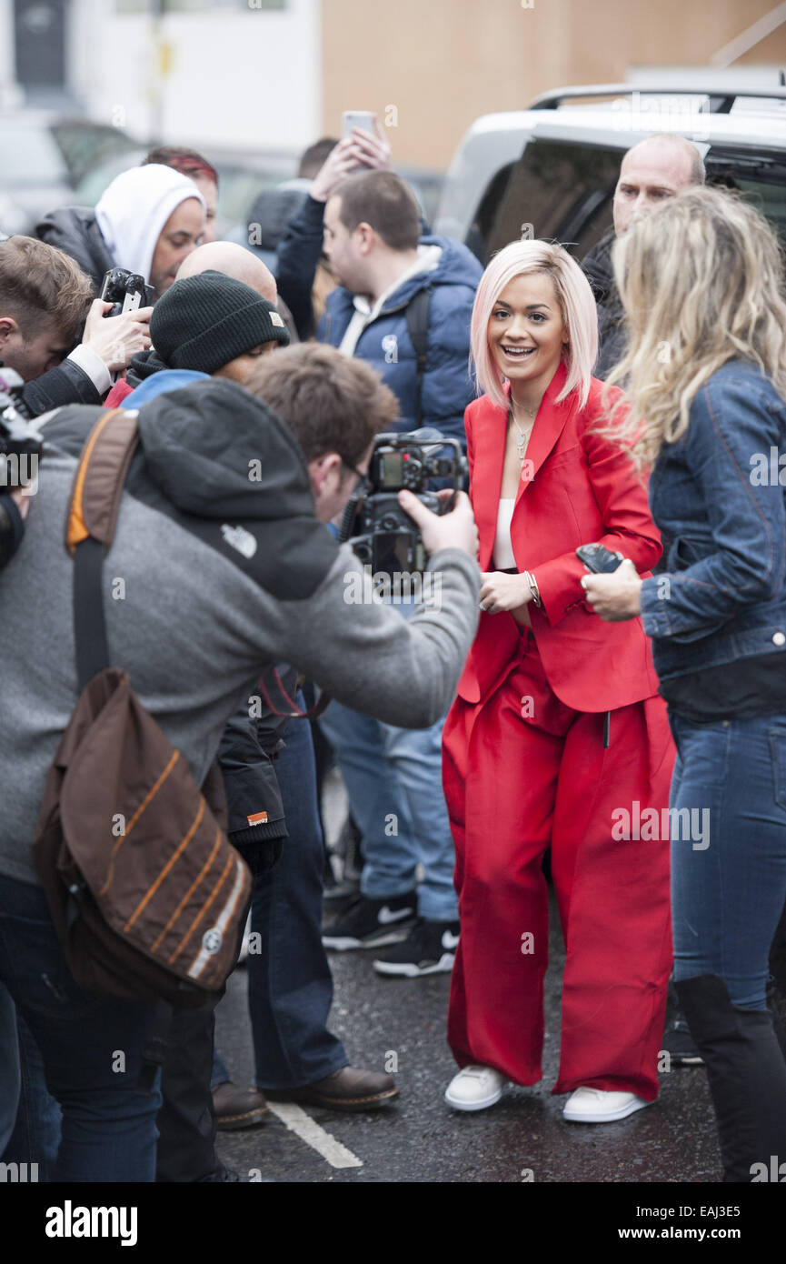London, London, UK. 15th Nov, 2014. Artists arrive at Sarm Studios in ...