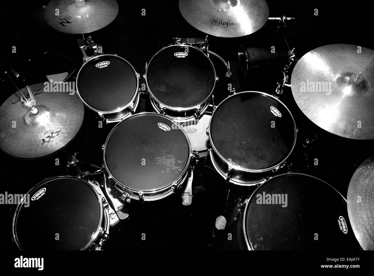 3d drums Black and White Stock Photos & Images - Alamy