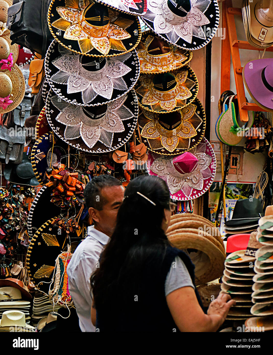Mexico market sombrero hi-res stock photography and images - Alamy