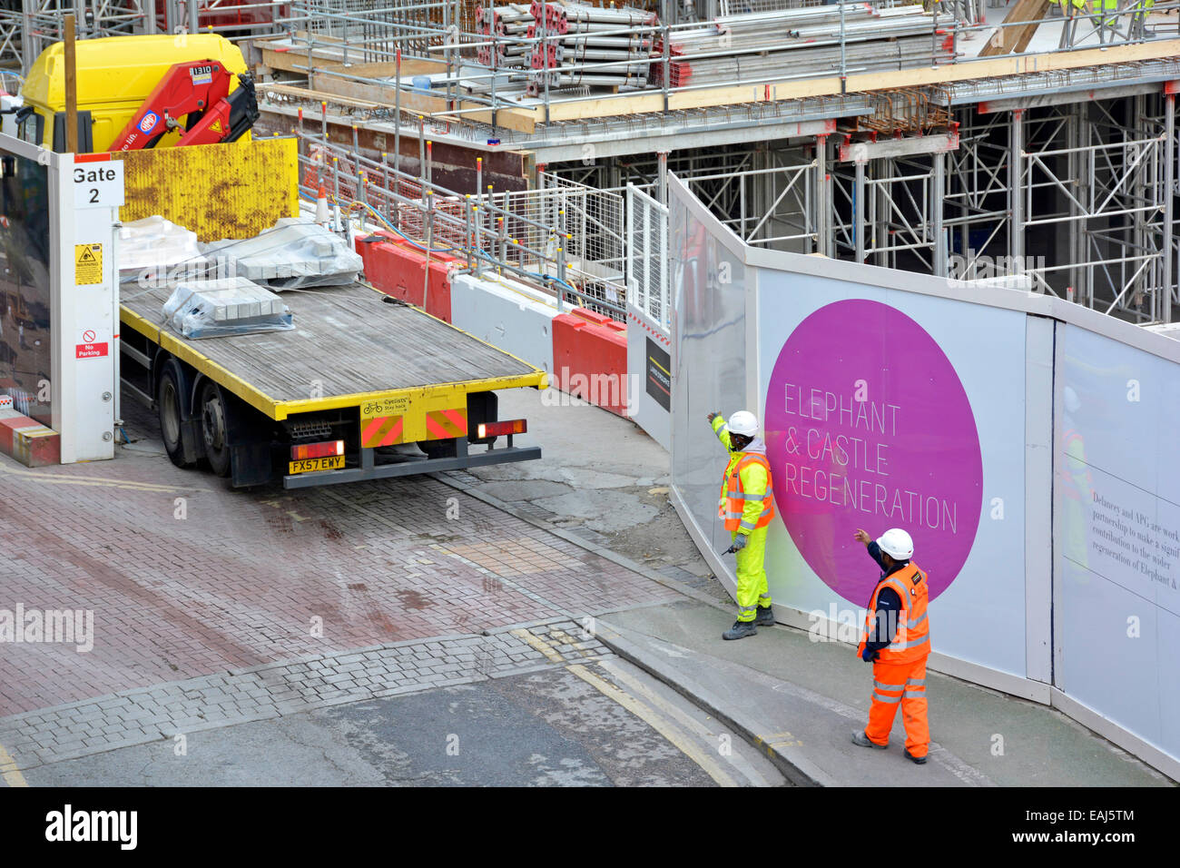 Lorry reversing lights hi-res stock photography and images - Alamy