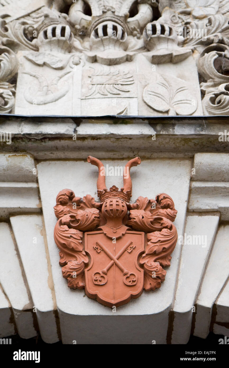 Medieval stone crest, historic architectural detail Stock Photo - Alamy