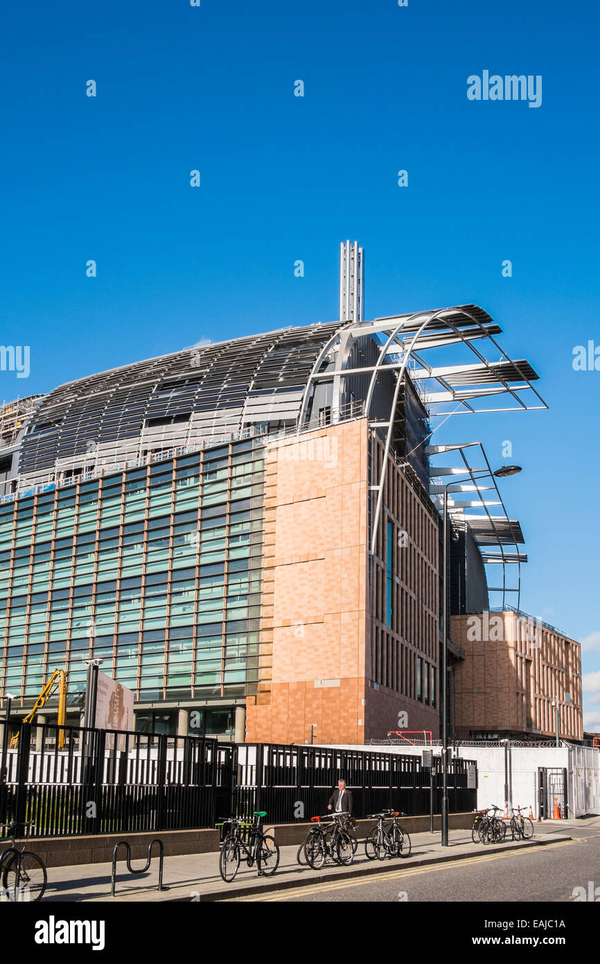 Francis crick building hi-res stock photography and images - Alamy