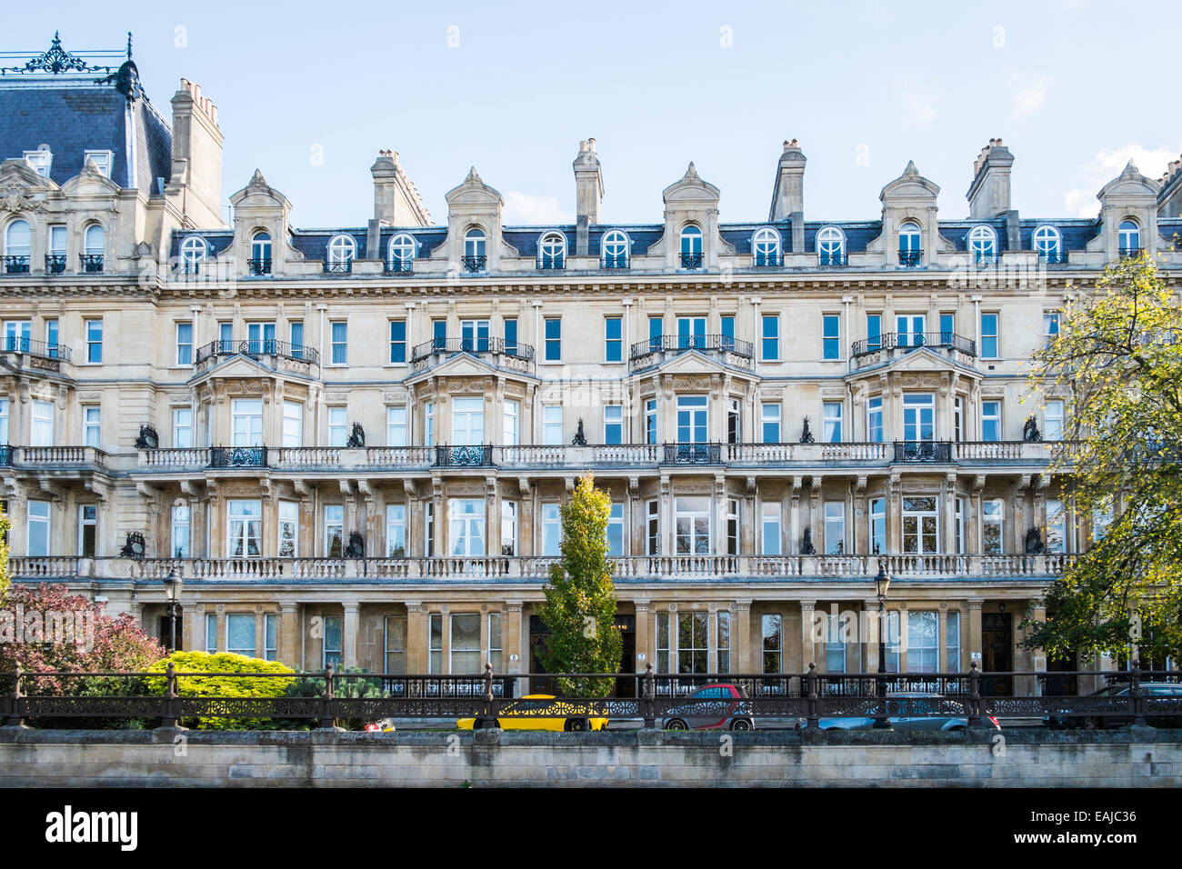 Regents park terrace hi-res stock photography and images - Alamy
