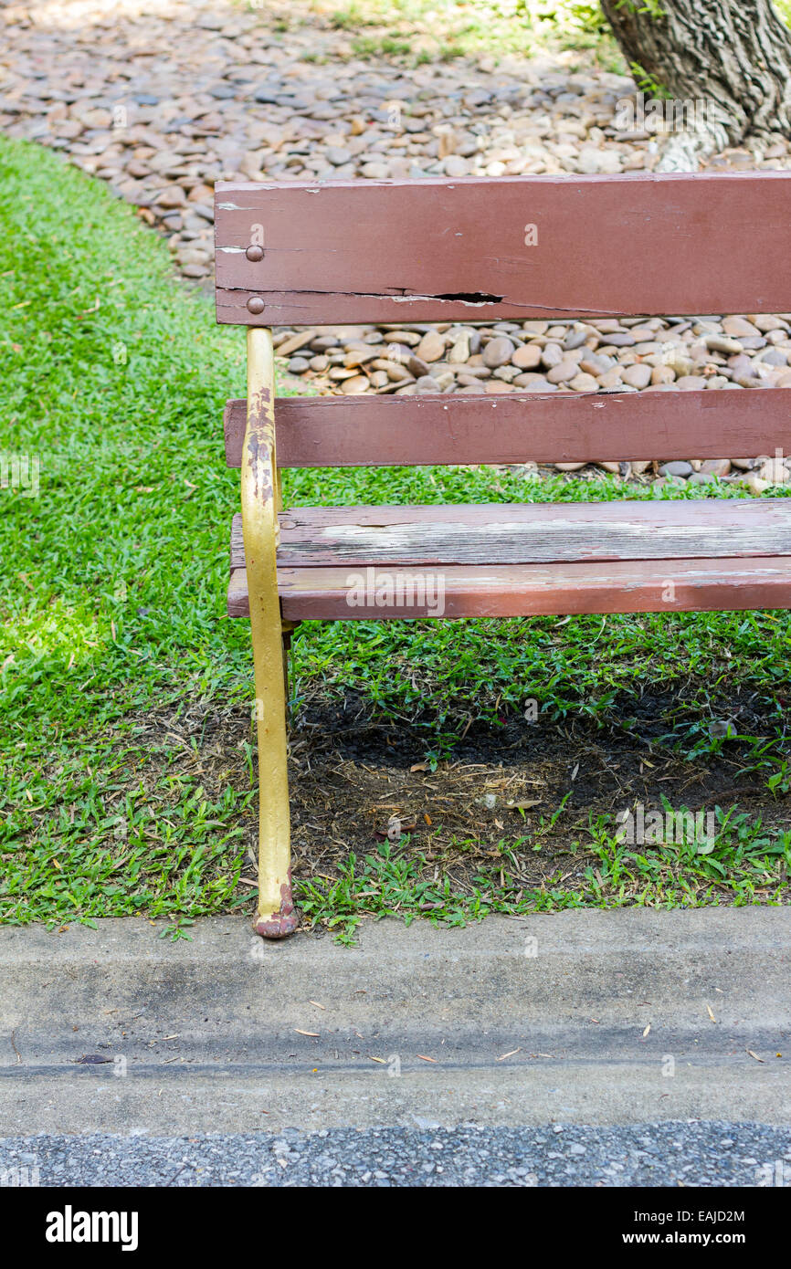 Closeup of park bench Stock Photo - Alamy