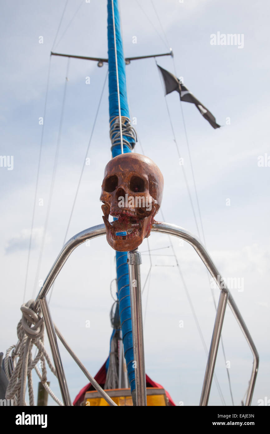 Ships skeleton hi-res stock photography and images - Alamy