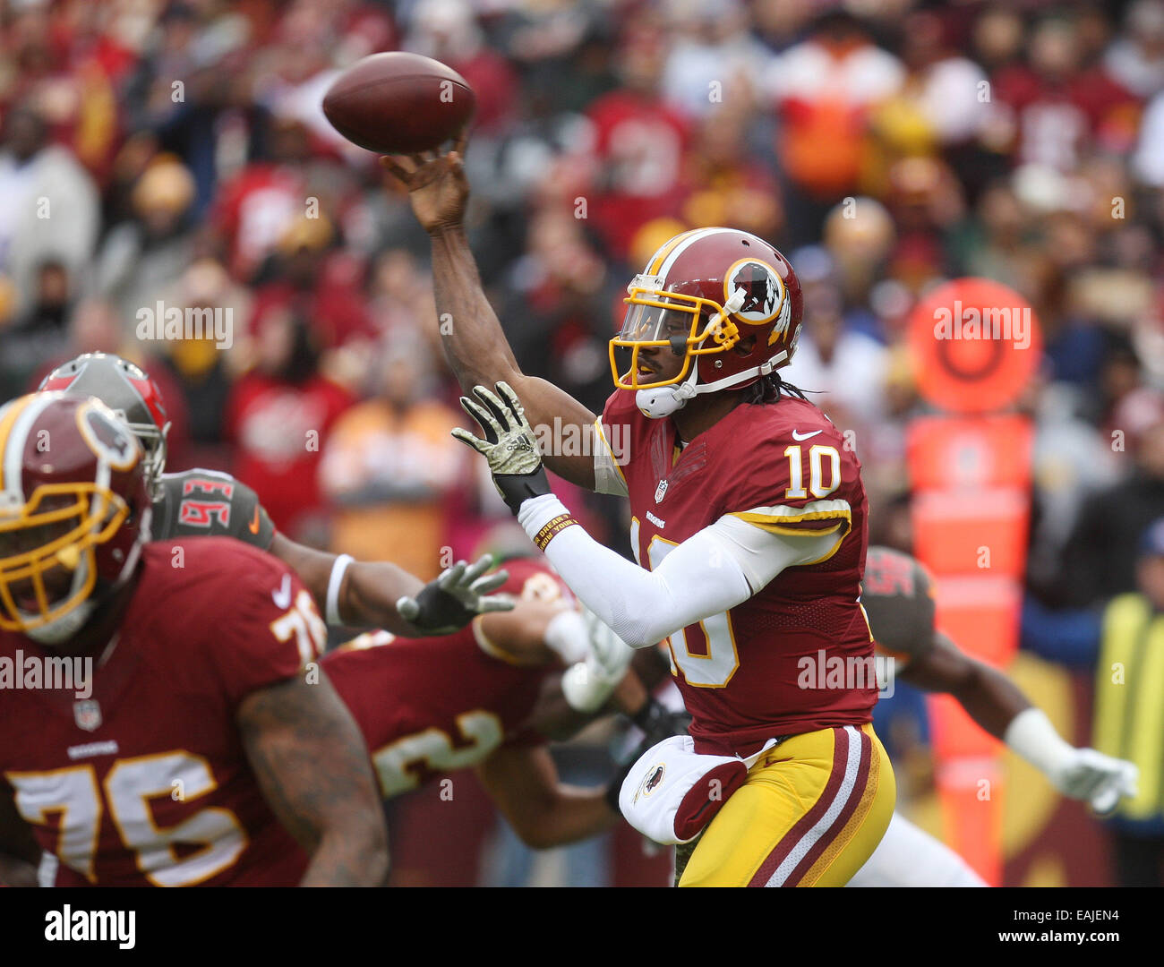 Washington, DC, USA. 16th Nov, 2014. Washington Redskins QB Robert ...