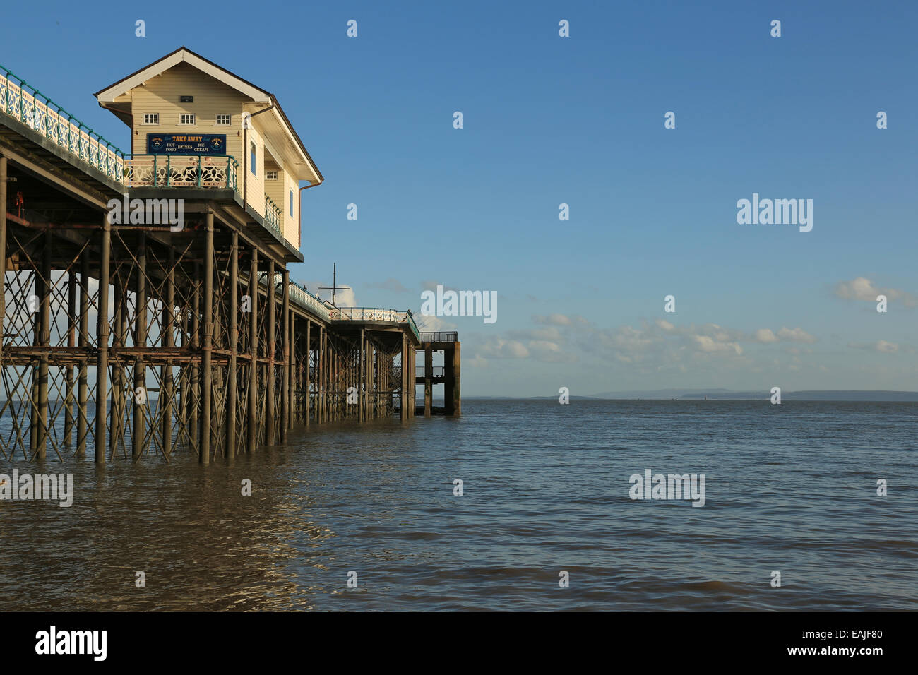 Penarth pier penarth seafront penarth hi-res stock photography and ...