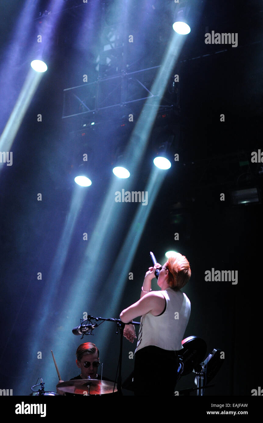 BENICASIM, SPAIN - JULY 18: La Roux (band) concert at FIB (Festival ...