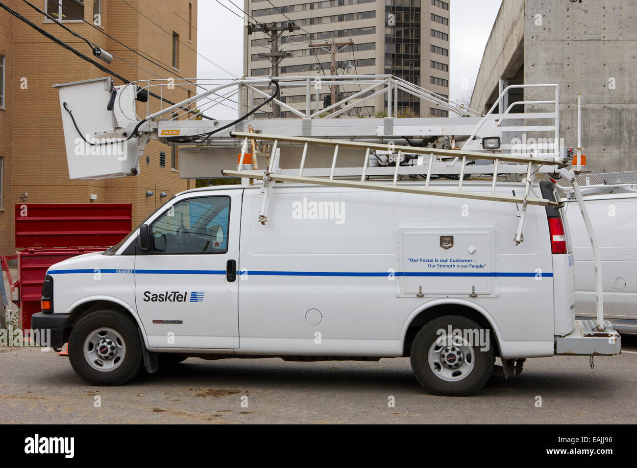 Elevating truck hi-res stock photography and images - Alamy