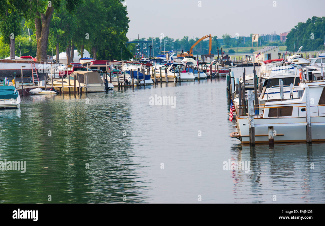 South Detroit river boat marina near Lake Erie Stock Photo - Alamy