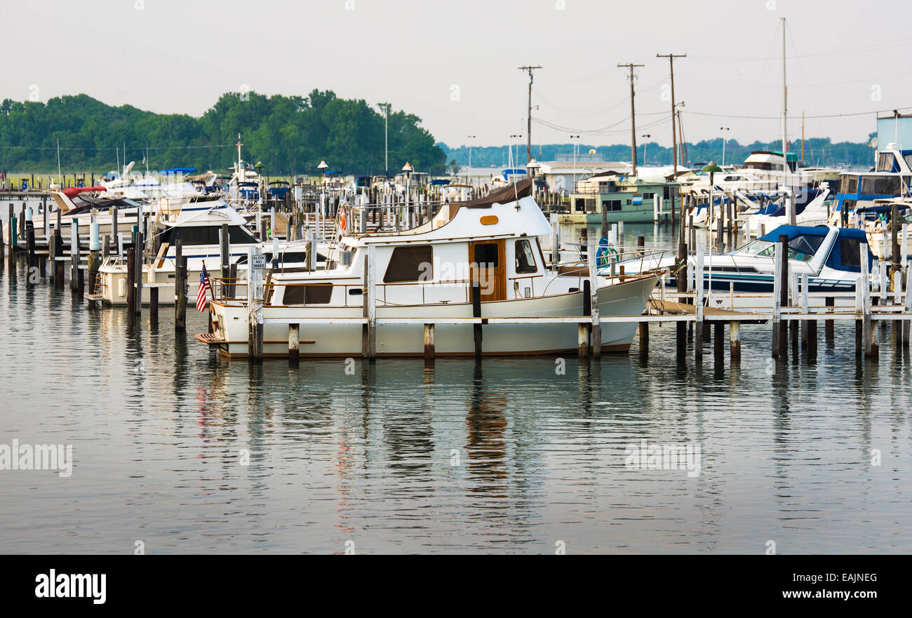 South Detroit river boat marina near Lake Erie Stock Photo - Alamy