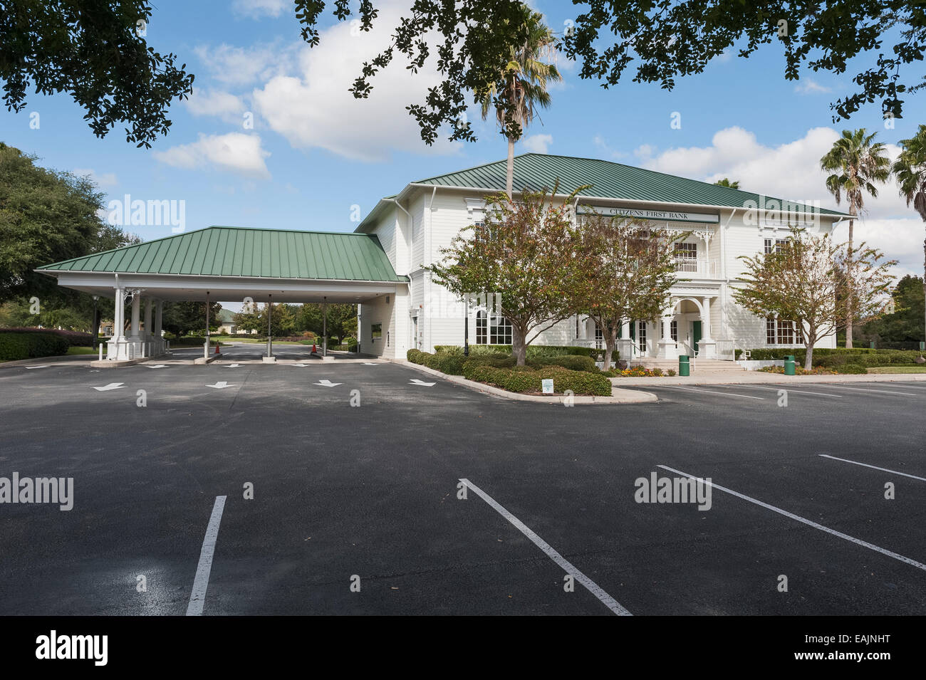 First bank building hi-res stock photography and images - Alamy