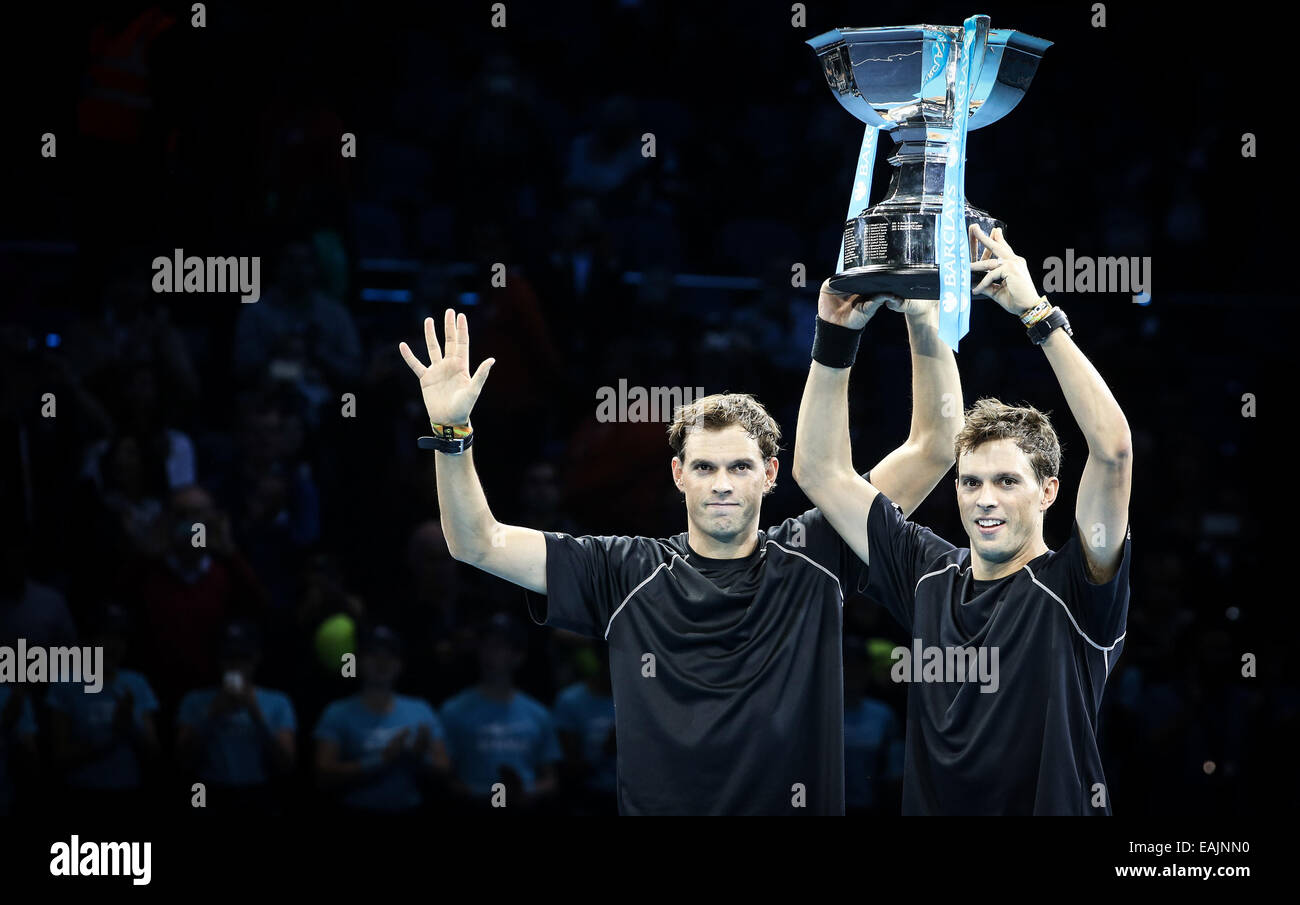 The doubles winners trophy hi-res stock photography and images - Alamy