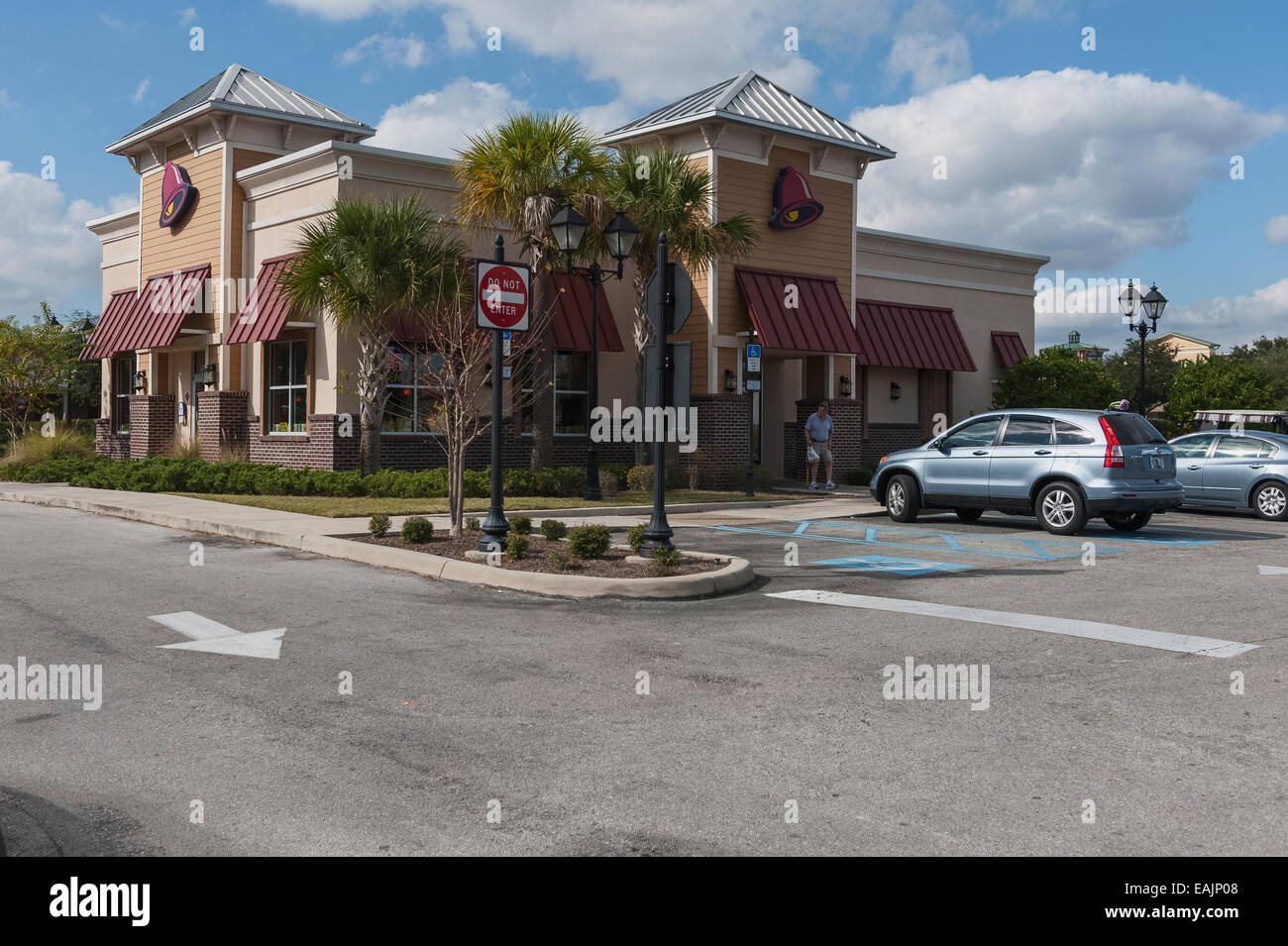 Taco Bell Restaurant Storefront Building located in The Villages ...