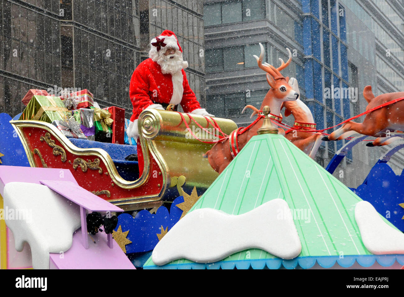 Toronto, Canada. 16th Nov 2014. Santa arrives at the 110th Annual ...