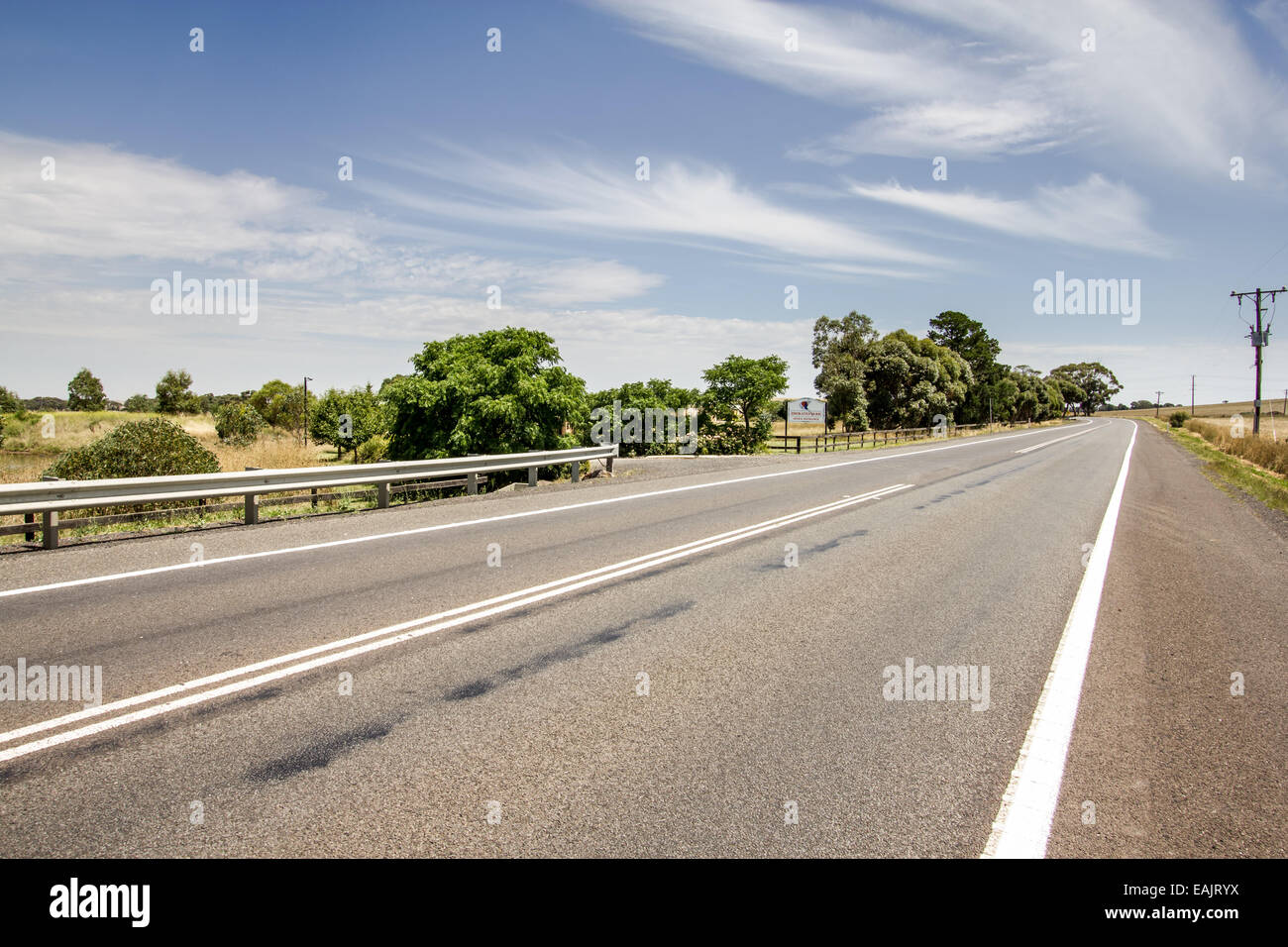 Long and lonely road hi-res stock photography and images - Alamy