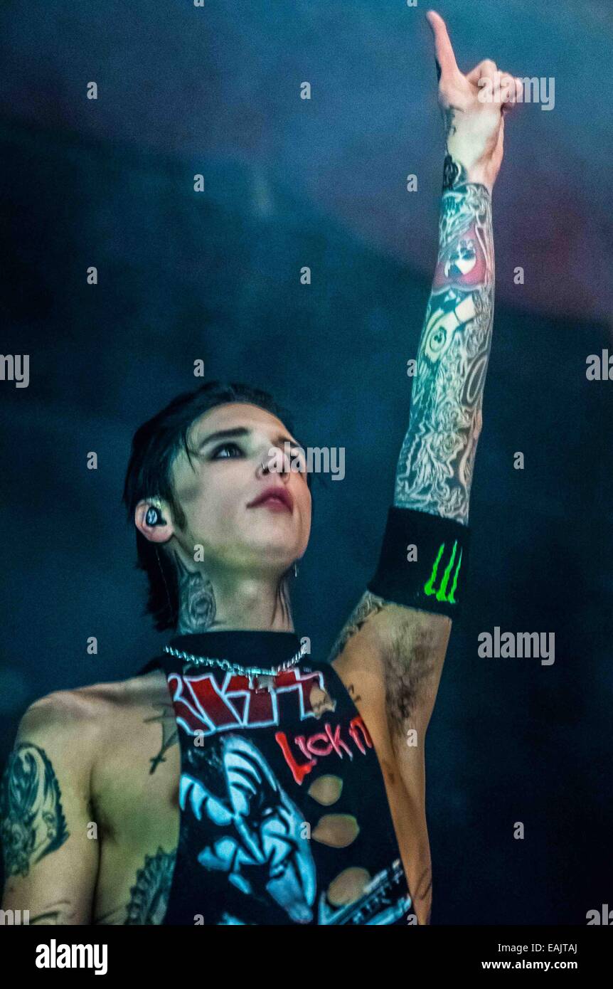 Black veil brides hi-res stock photography and images - Alamy