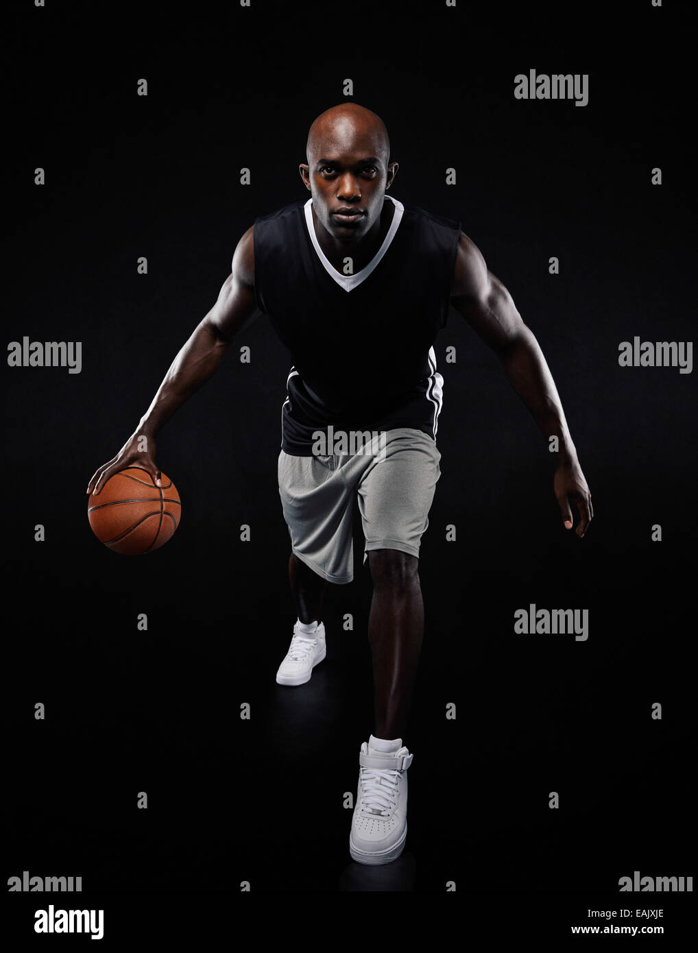 Black basketball player full body hi-res stock photography and images ...