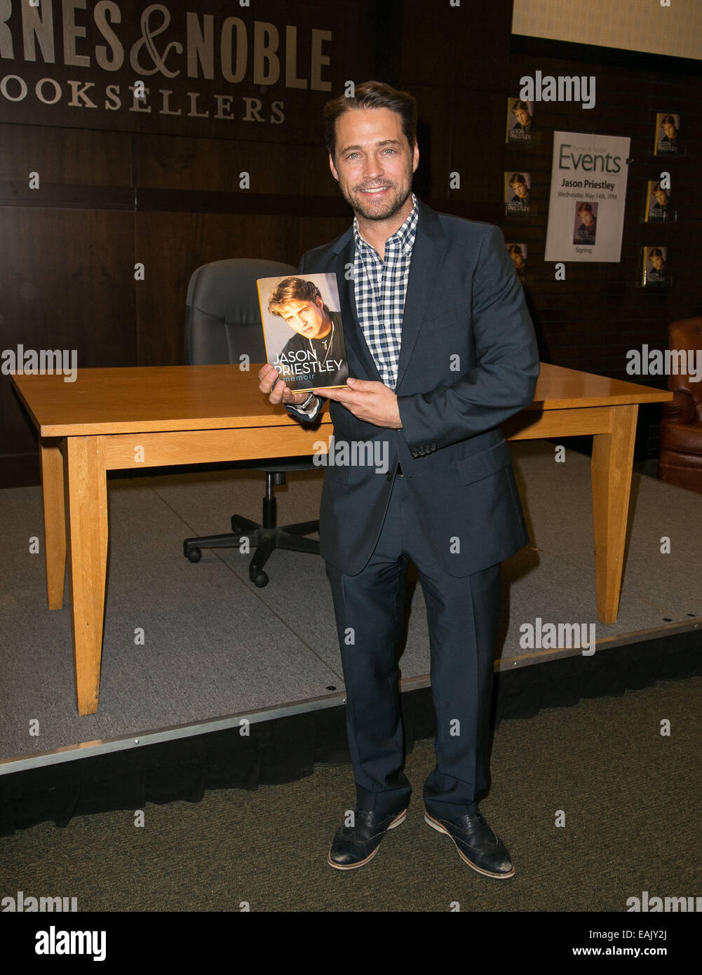 Actor Jason Priestley attends a signing for his book 'Jason Priestley ...