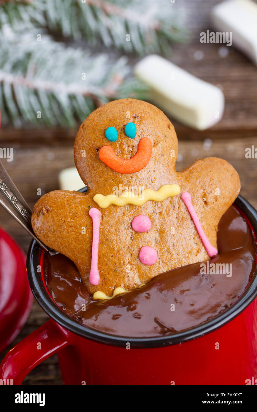 Gingerbread man with hot chocolate Stock Photo - Alamy