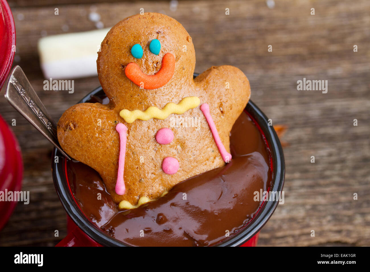 Gingerbread man with hot chocolate Stock Photo - Alamy