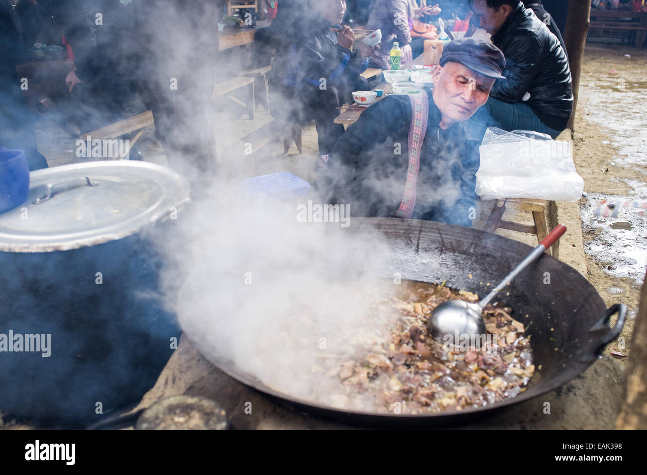 Vietnam street food market hi-res stock photography and images - Alamy