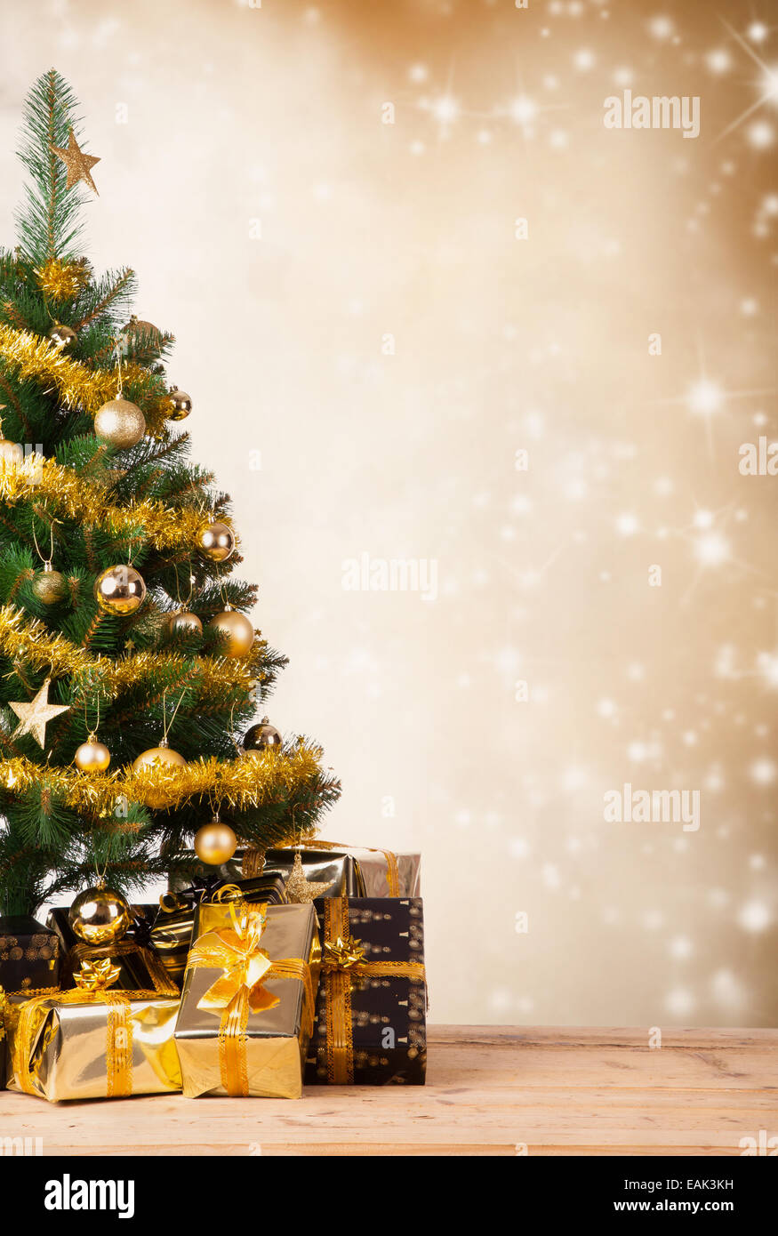 Golden decoration hi-res stock photography and images - Alamy