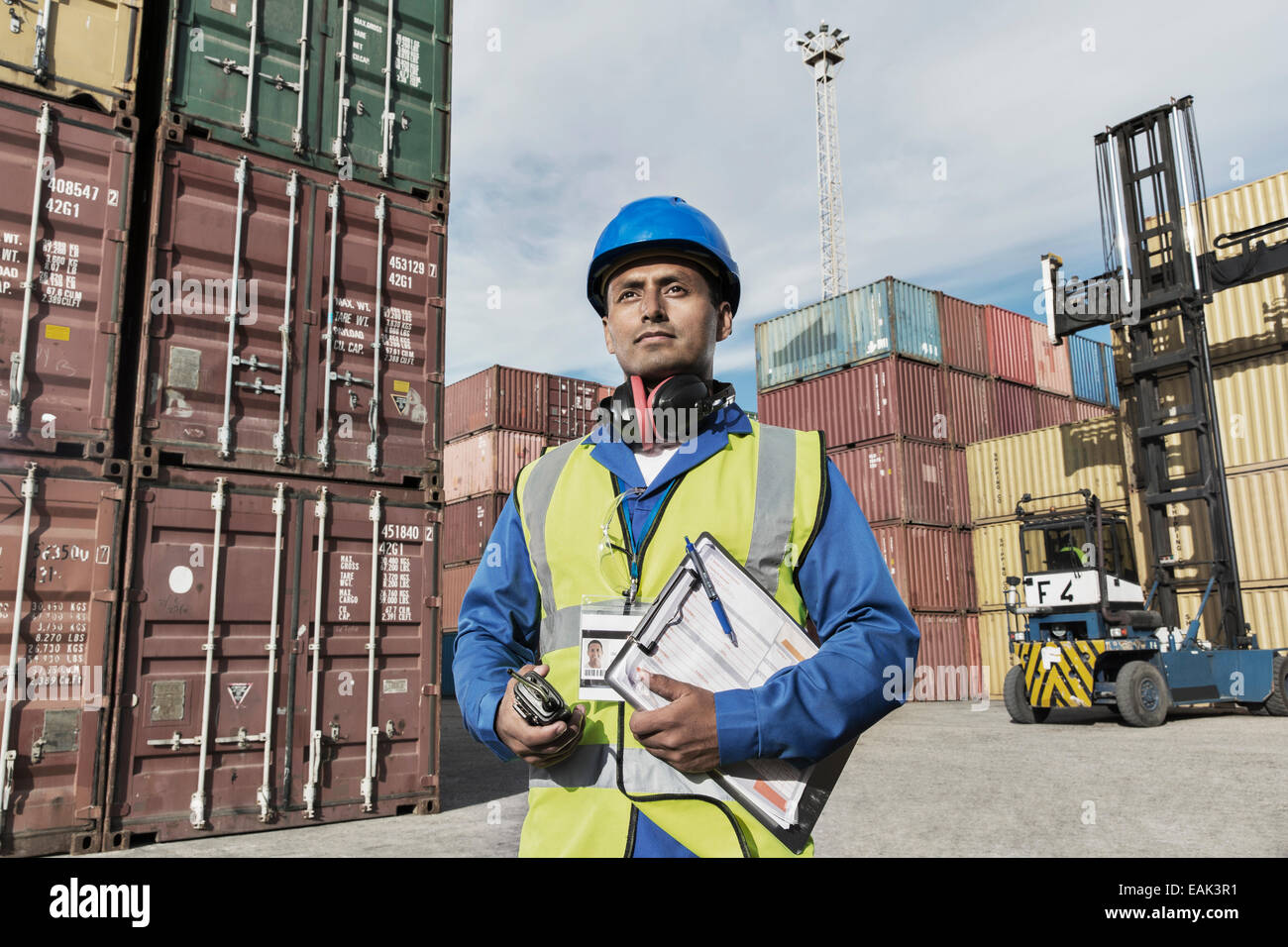 Hard hat clipboard hi-res stock photography and images - Alamy