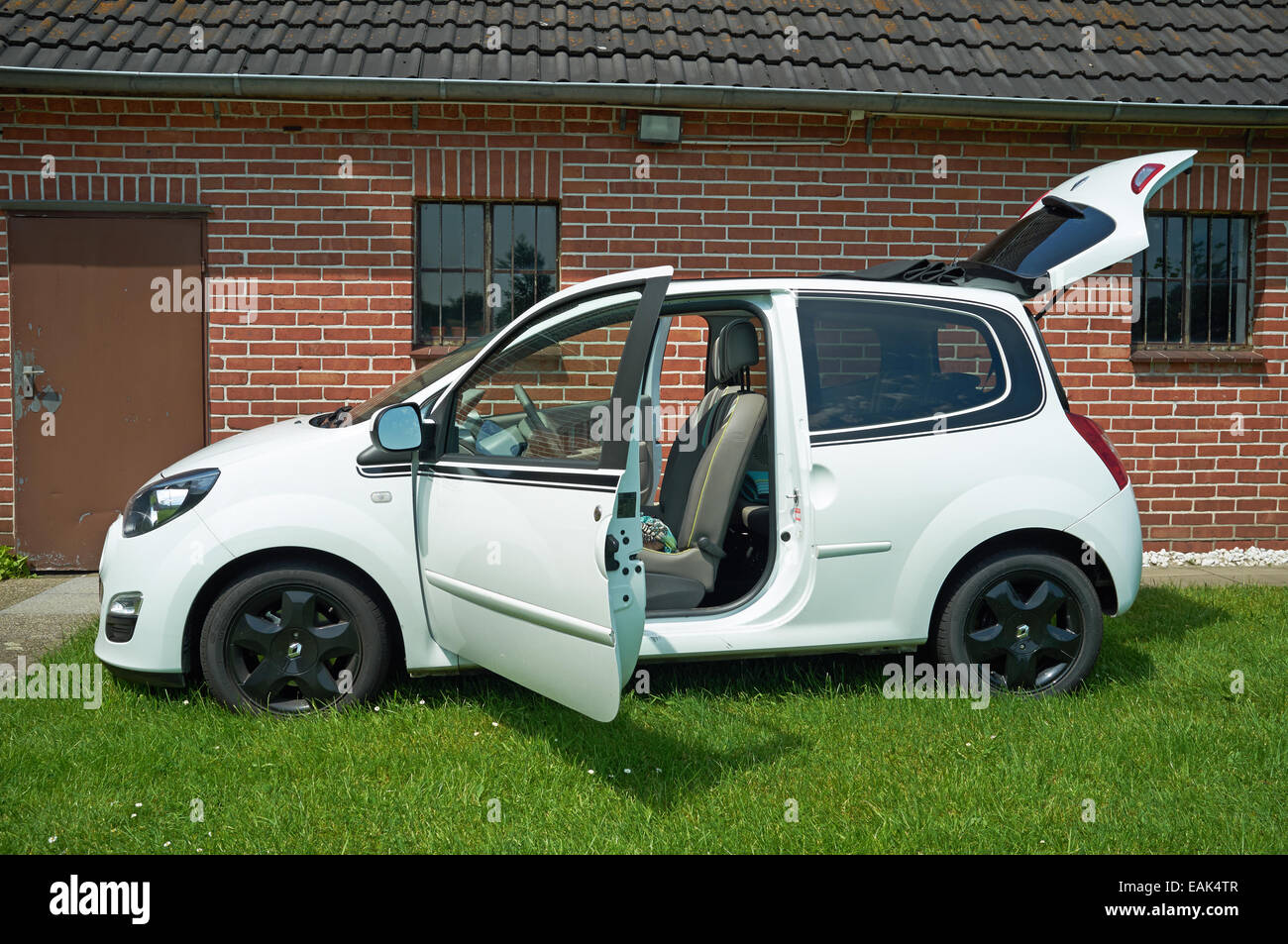 Renault Twingo car Stock Photo - Alamy