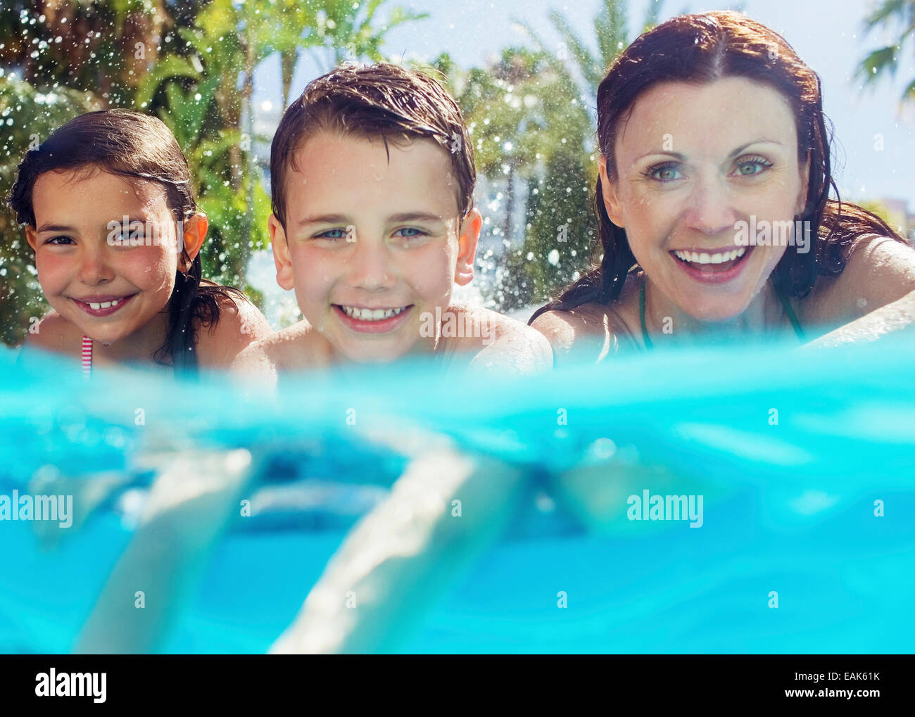 Camera kid boy girl hi-res stock photography and images - Alamy