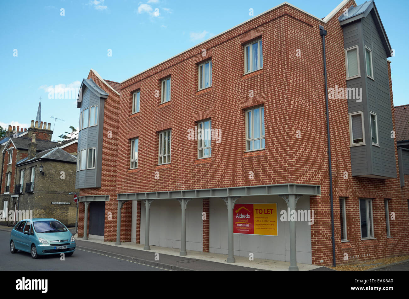 Retail outlets hi-res stock photography and images - Alamy