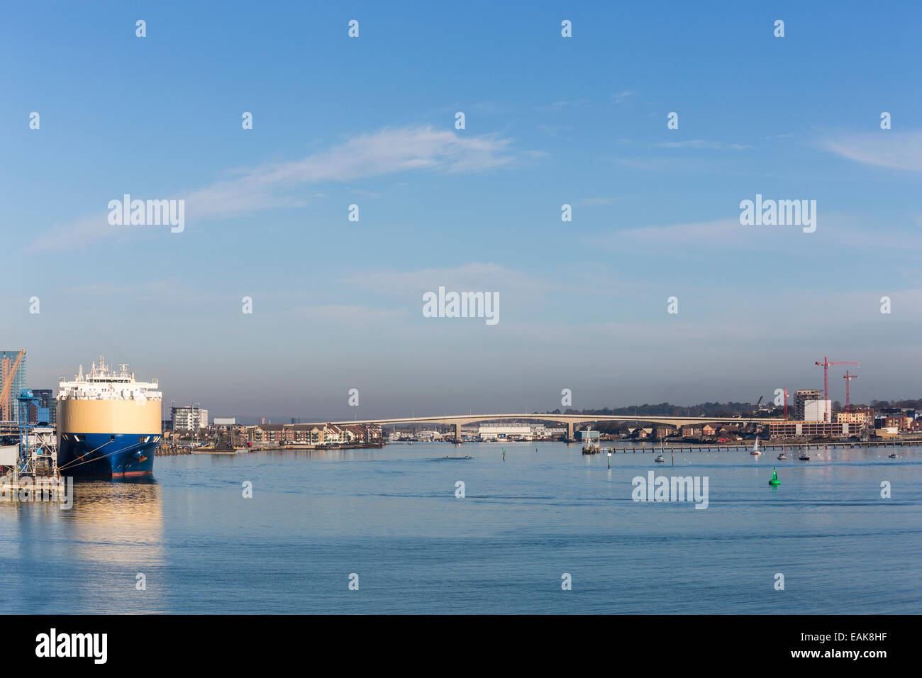 Itchen Bridge, Southampton Water, where the estuary of the River Itchen ...