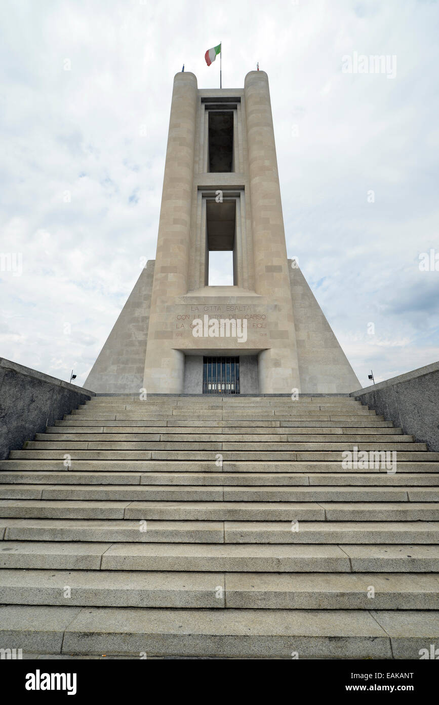 War memorial, Como, Lombardy, Italy Stock Photo - Alamy
