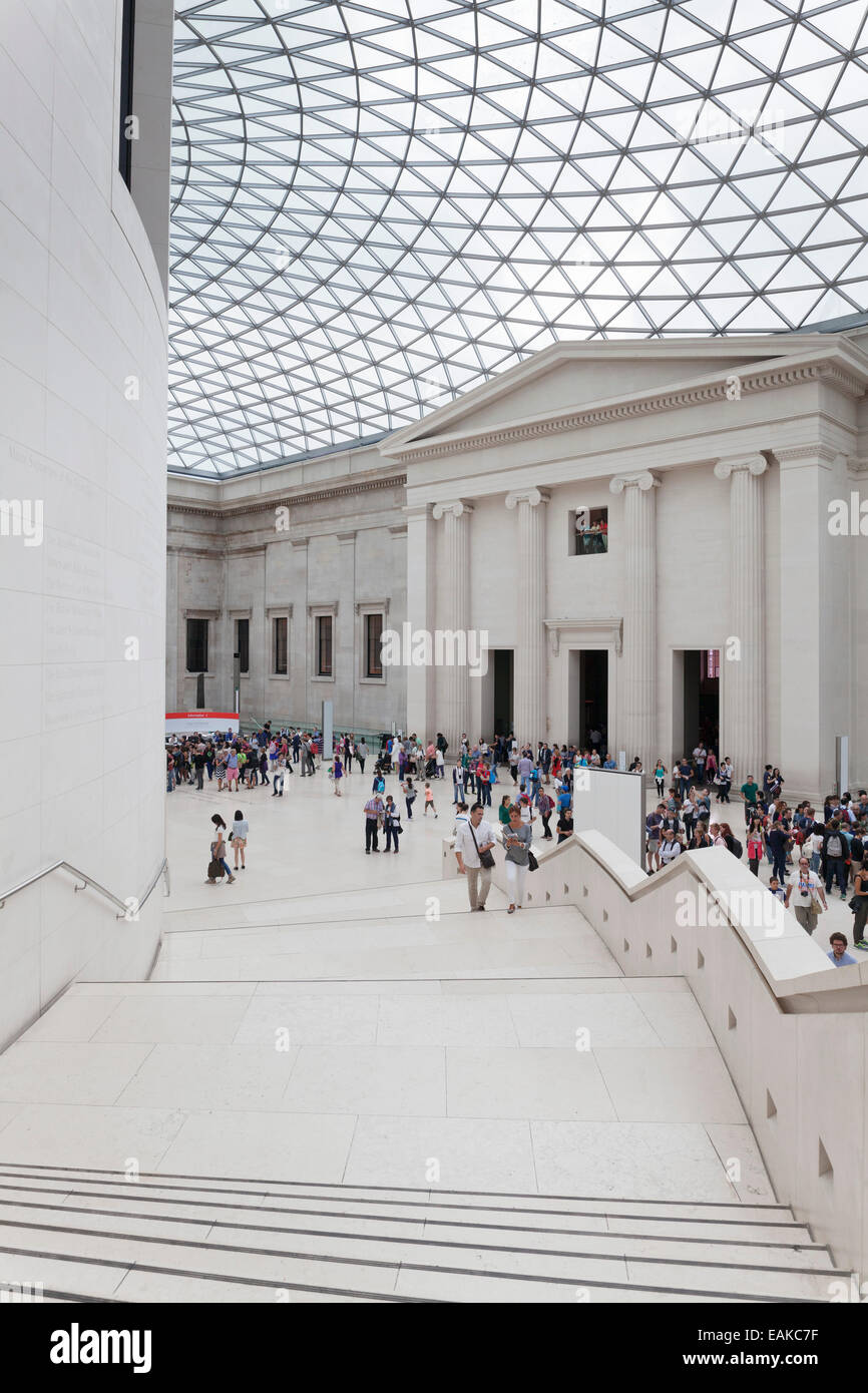 White museum courtyard hi-res stock photography and images - Alamy