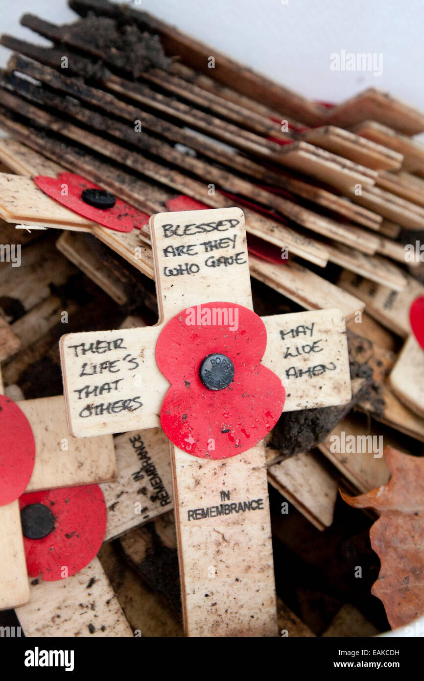 British red cross volunteers war hi-res stock photography and images ...