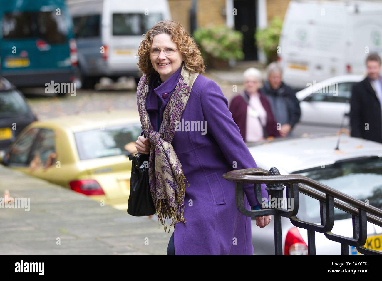 First female priests uk hi-res stock photography and images - Alamy