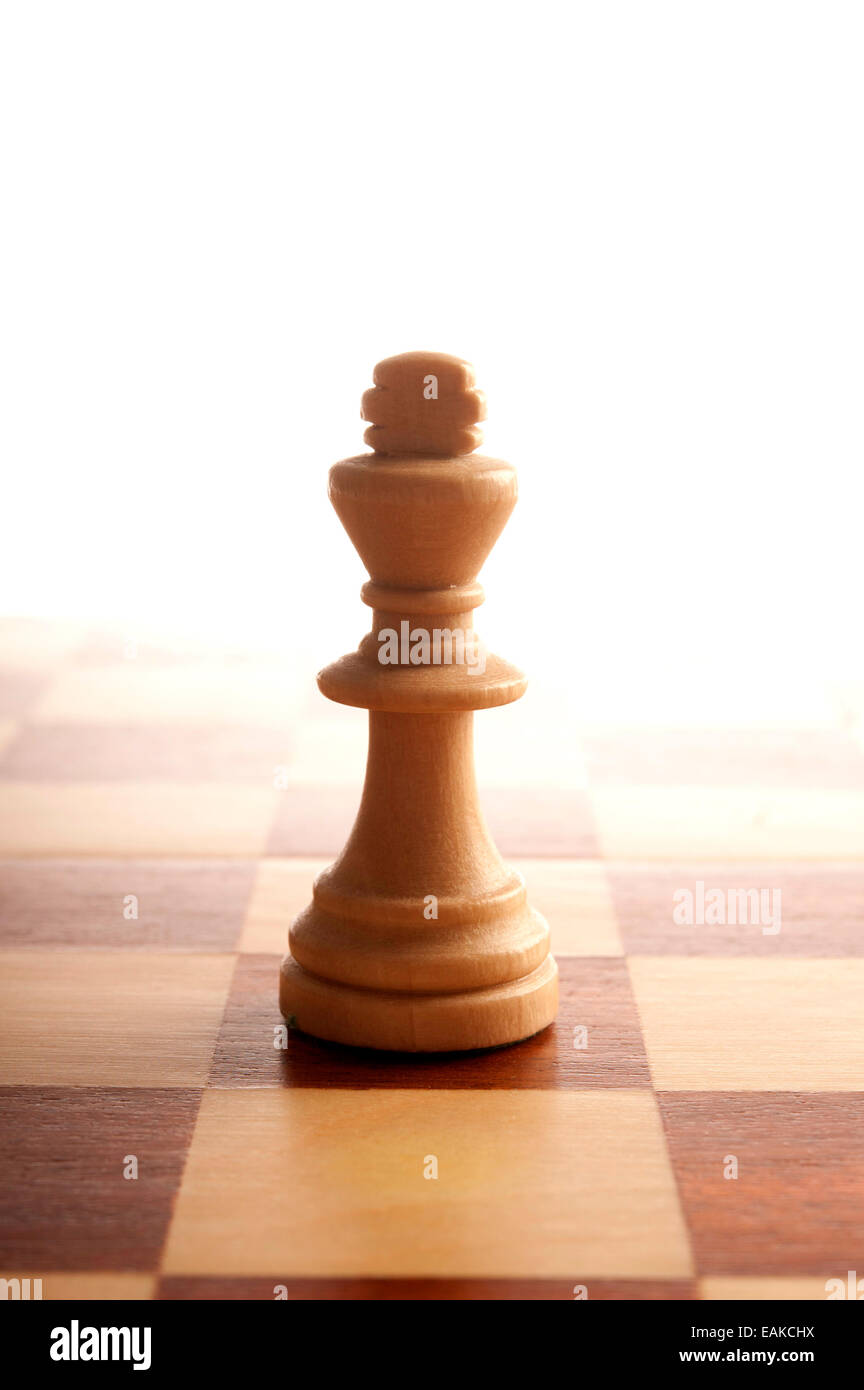 Isolated king on chessboard hi-res stock photography and images - Alamy