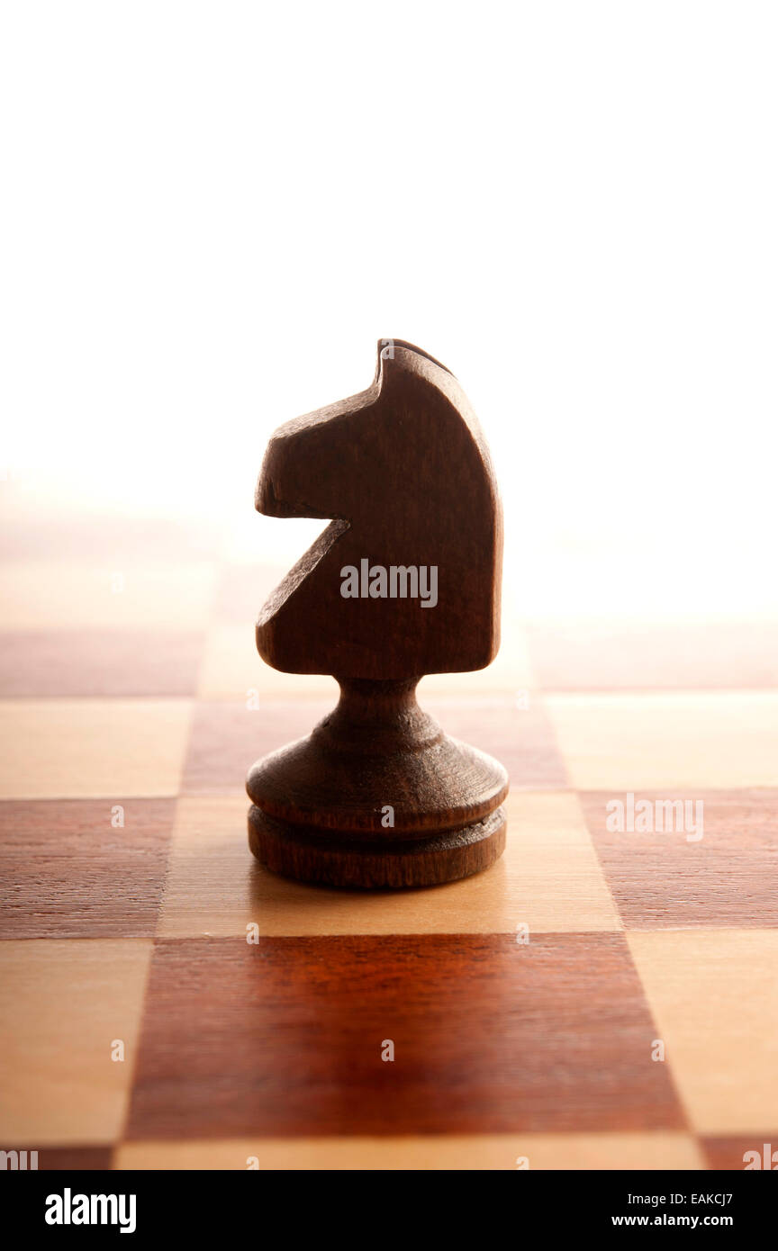 chess knight piece on chessboard Stock Photo - Alamy